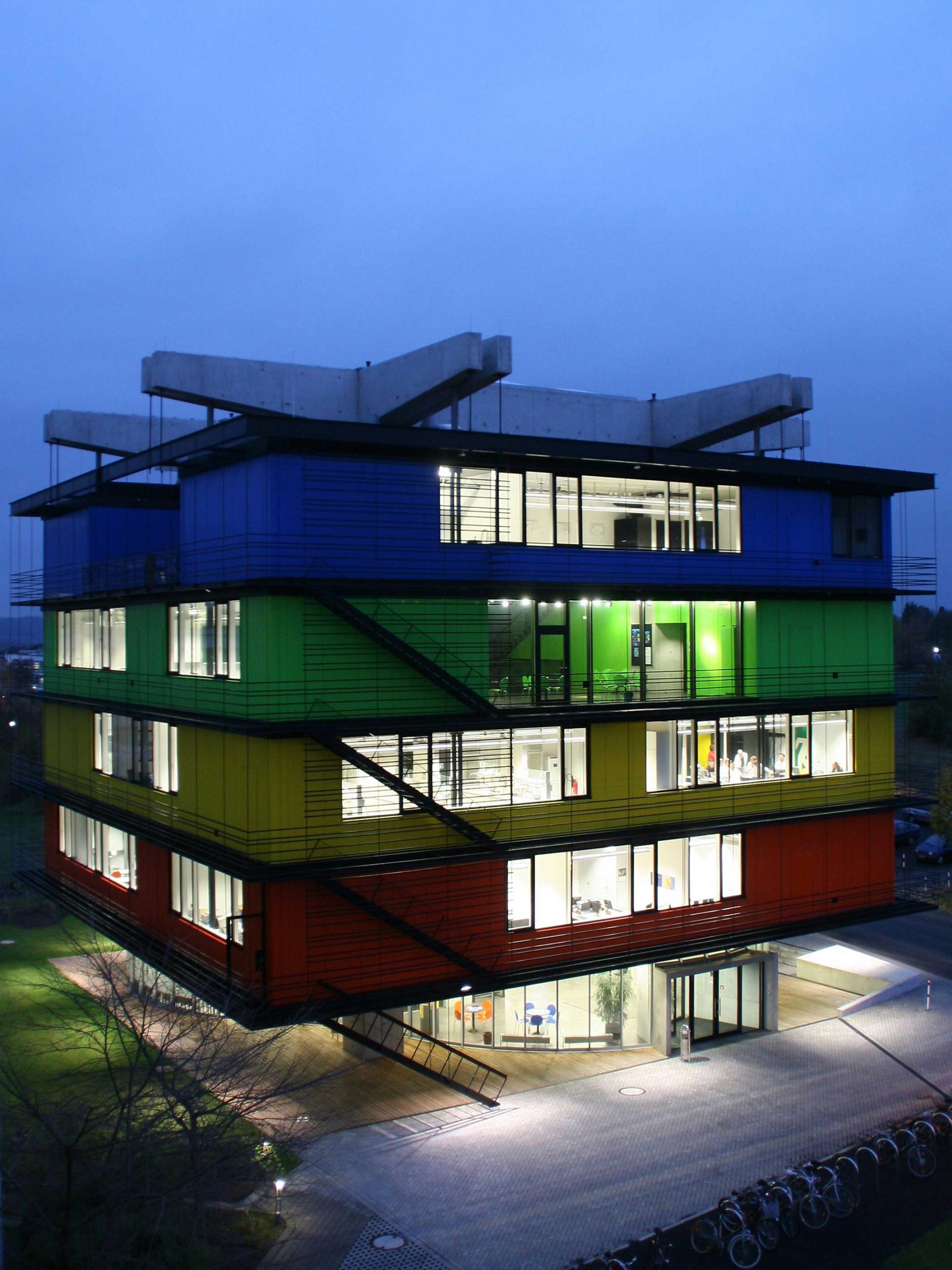 Eva-Maria Neher: "Ambitious research, presented from a qualified source ...