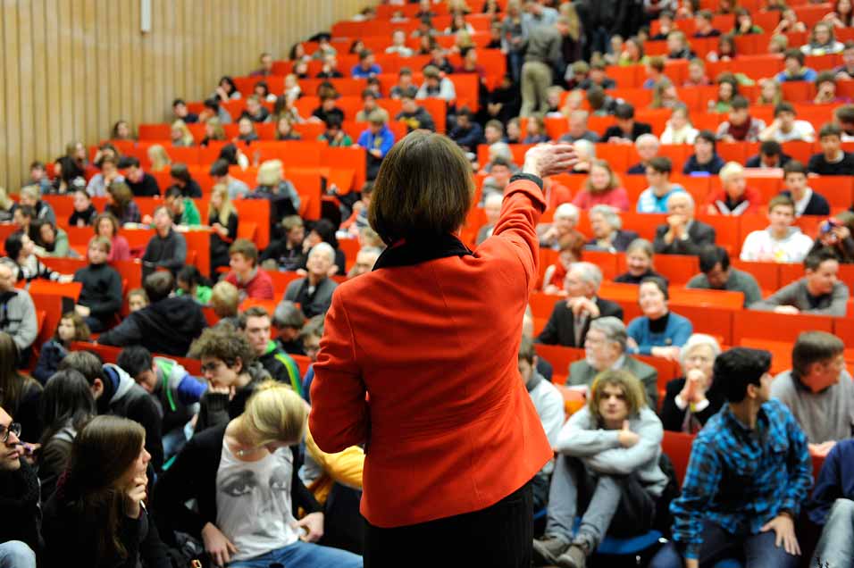 Eva-Maria Neher: "Ambitious research, presented from a qualified source ...